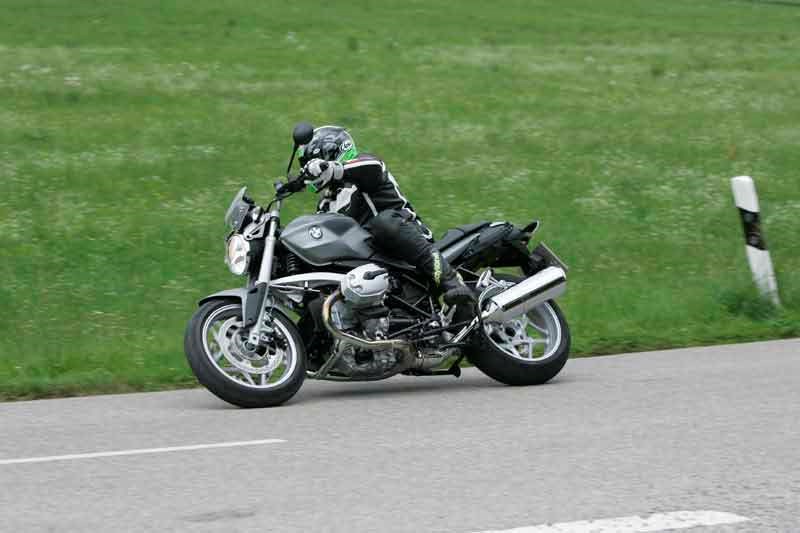 BMW R1200R (2006-2014) Review | Owner & Expert Ratings