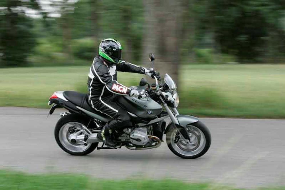 BMW R1200R (2006-2014) Review | Owner & Expert Ratings