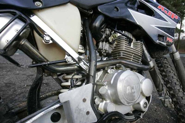 AJP PR4 ENDURO (2003-on) Review | Speed, Specs & Prices