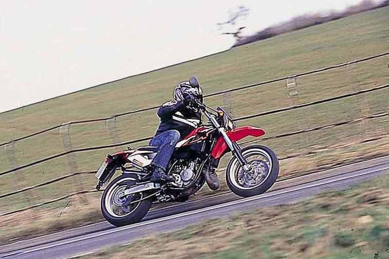 APRILIA MX125 (2003-2006) Review | Speed, Specs & Prices