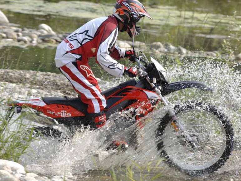 APRILIA RX50 (1997-2005) Review | Speed, Specs & Prices