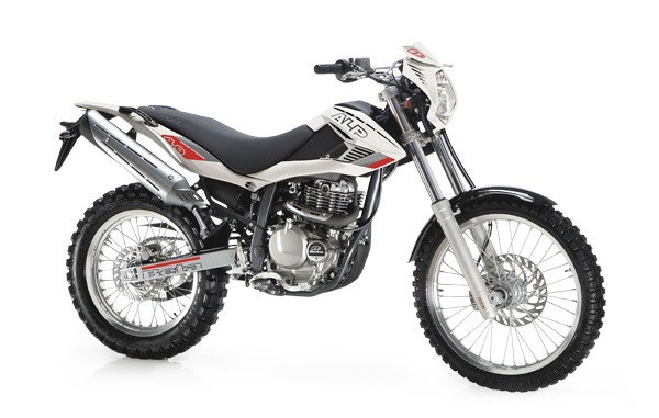 BETA ALP 4.0 (2003-on) Review | Speed, Specs & Prices