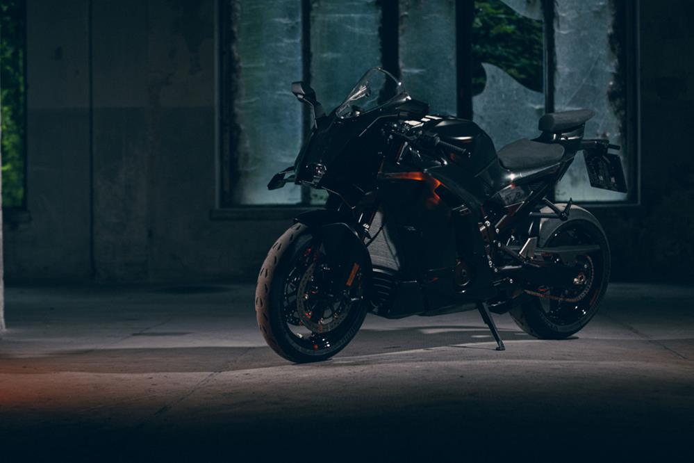 KTM 990RCR ridden. We test Austria's sportsbike revival