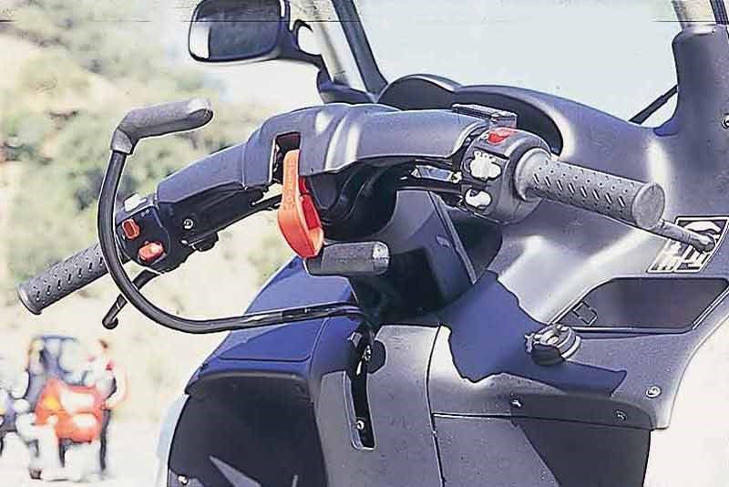 BMW C1 125 (2000-2002) Review | Speed, Specs & Prices