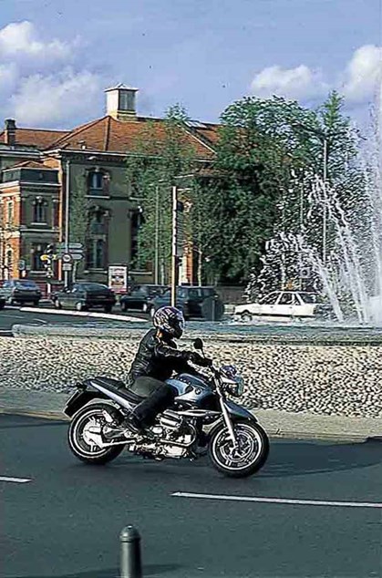 BMW R1150R (2001-2006) Review | Speed, Specs & Prices