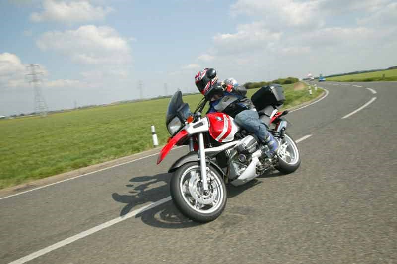 BMW R1100GS (1994-1999) Review | Speed, Specs & Prices