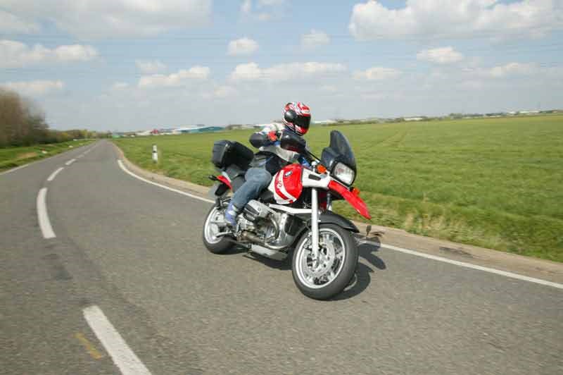 BMW R1100GS (1994-1999) Review | Speed, Specs & Prices