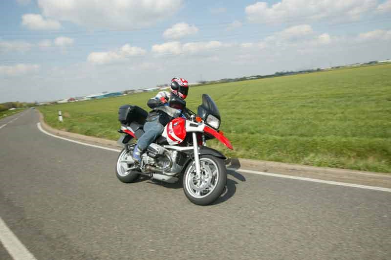 BMW R1100GS (1994-1999) Review | Speed, Specs & Prices