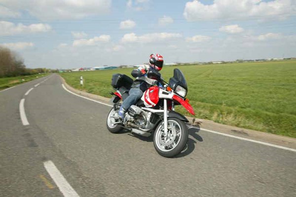 BMW R1100GS (1994-1999) Review | Speed, Specs & Prices