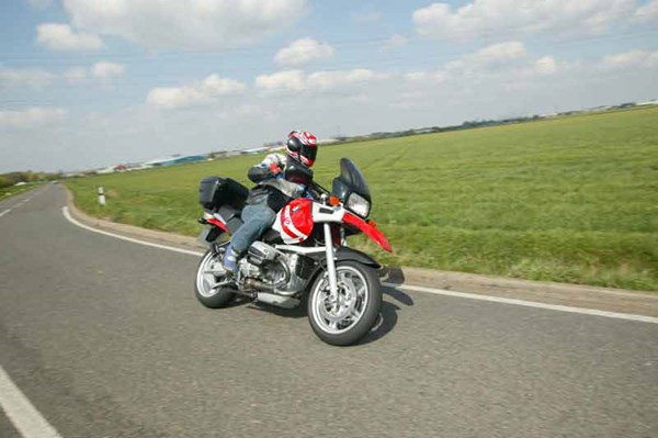 BMW R1100GS (1994-1999) Review | Speed, Specs & Prices