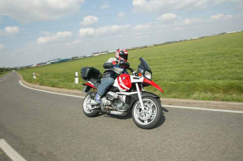 BMW R1100GS (1994-1999) Review | Speed, Specs & Prices
