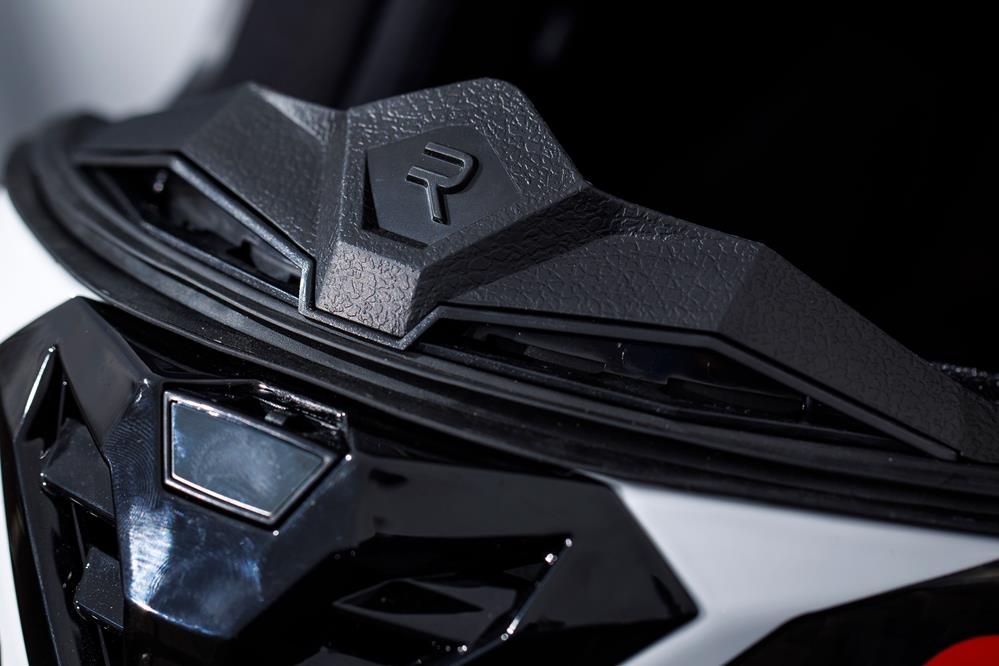 LS2 Thunder Carbon helmet review | A great looking helmet