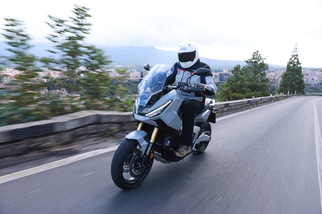 2025-on Honda X-ADV 750 Review | The adventure maxi-scooter