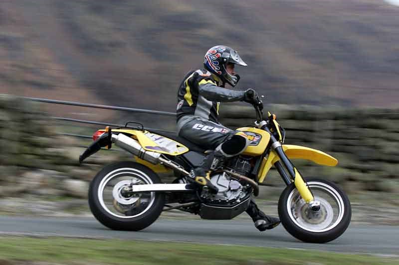 CCM 644 DUAL SPORT (2002-on) Review | Specs & Prices