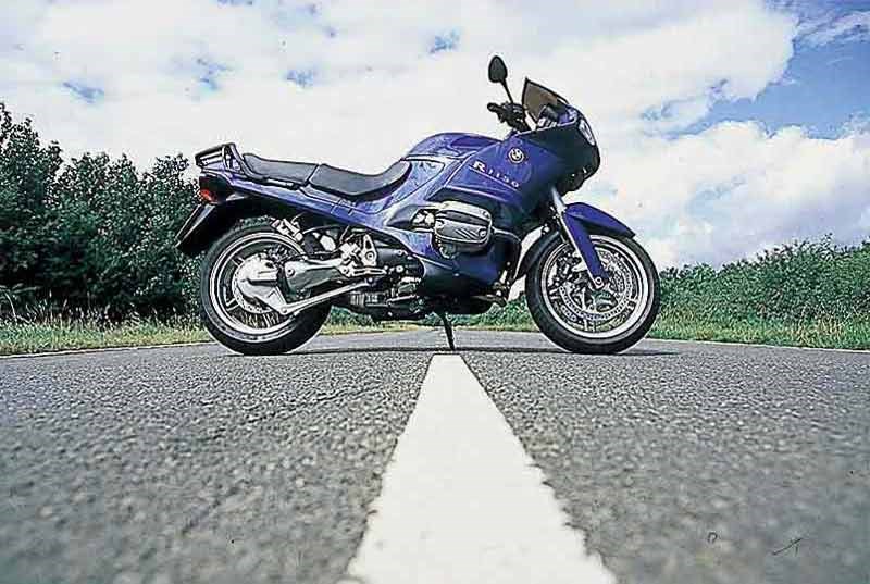 BMW R1150RS (2001-2005) Review | Speed, Specs & Prices