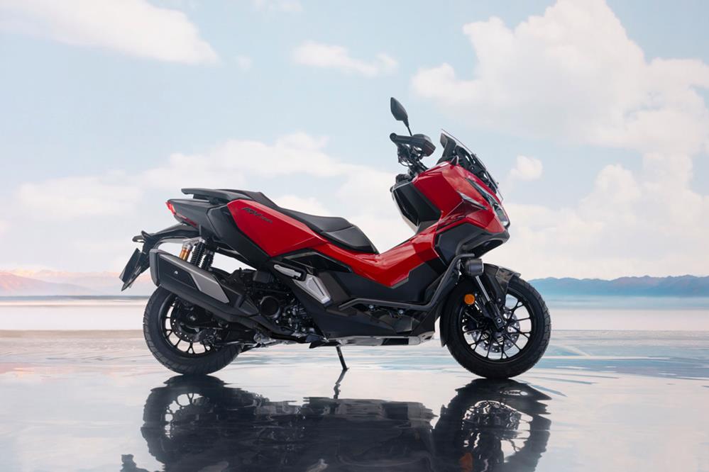 Honda shake-up their SH350i and ADV350 scooters for 2025