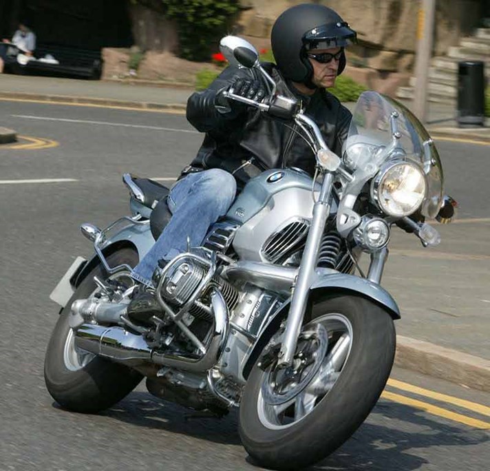 BMW R1200C (1997-2005) Review | Speed, Specs & Prices