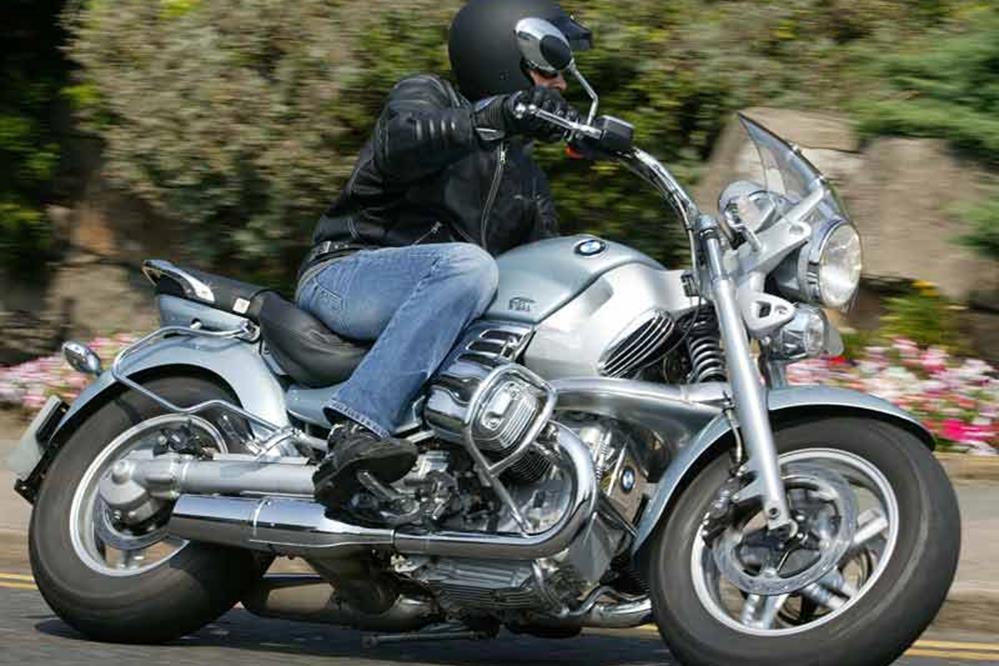 BMW R1200C (1997-2005) Review | Speed, Specs & Prices