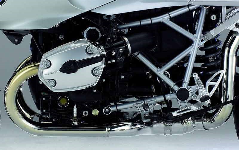 BMW R1200S (2006-2007) Review | Speed, Specs & Prices