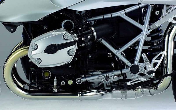 BMW R1200S (2006-2007) Review | Speed, Specs & Prices