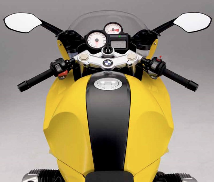 BMW R1200S (2006-2007) Review | Speed, Specs & Prices