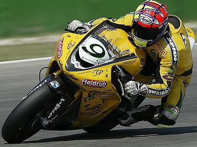 Walker tops qualifying