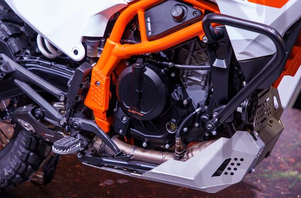 KTM reveal 390 Adventure R and confirm road-based sibling
