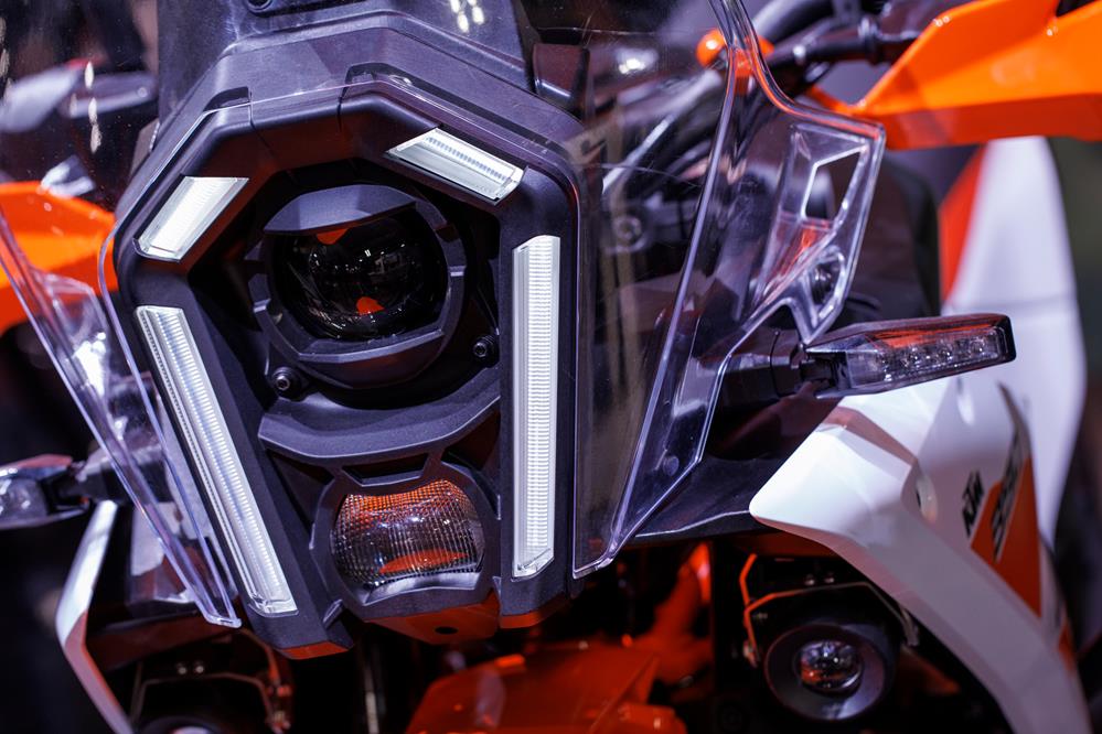 KTM reveal 390 Adventure R and confirm road-based sibling