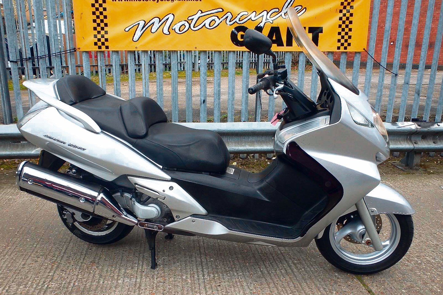 Expert guide to used maxi-scooters available for sale