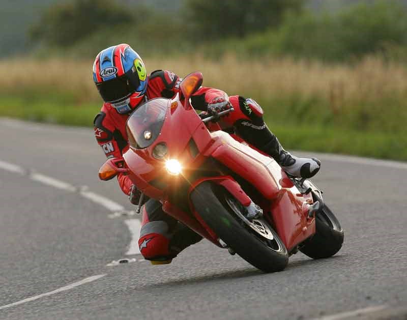 DUCATI 999 (2003-2006) Review | Speed, Specs & Prices