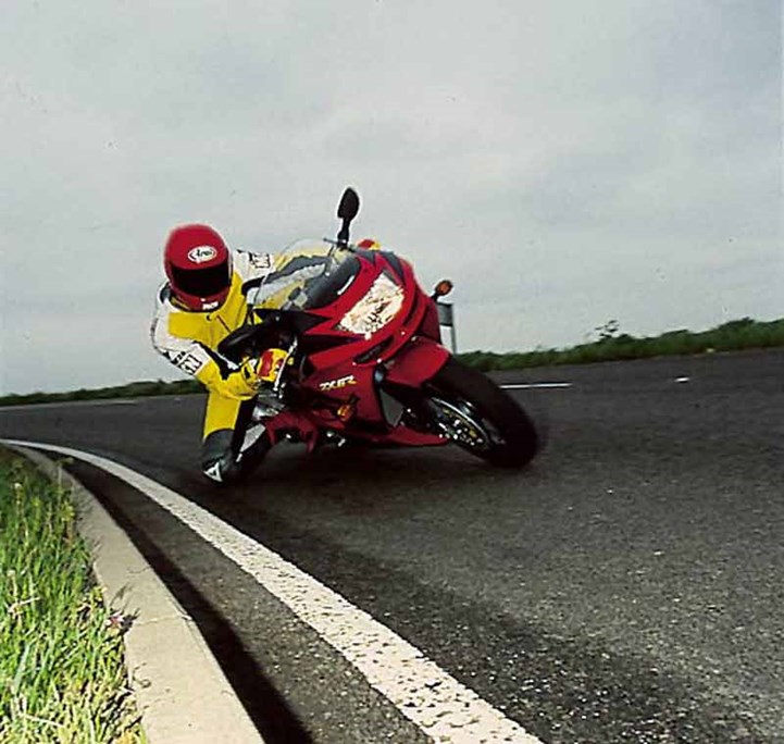 KAWASAKI ZX-6R (1998-1999) Review | Speed, Specs & Prices