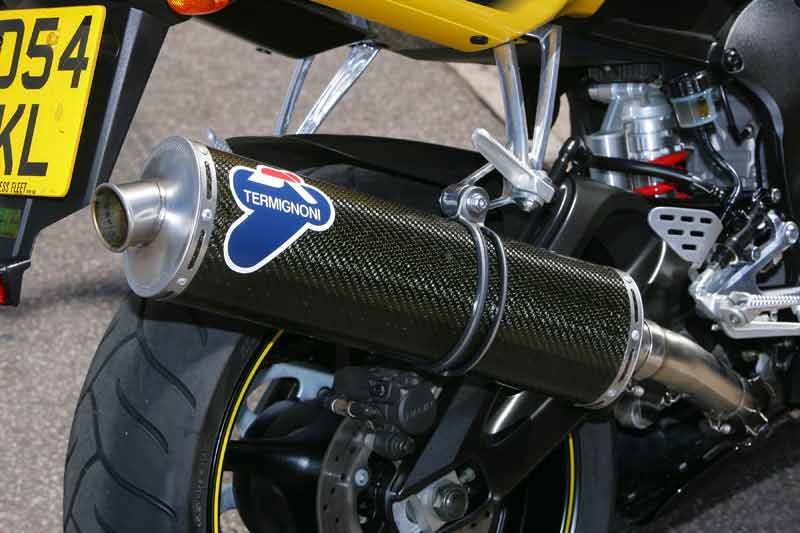 YAMAHA R6 (2004-2005) Review | Speed, Specs & Prices