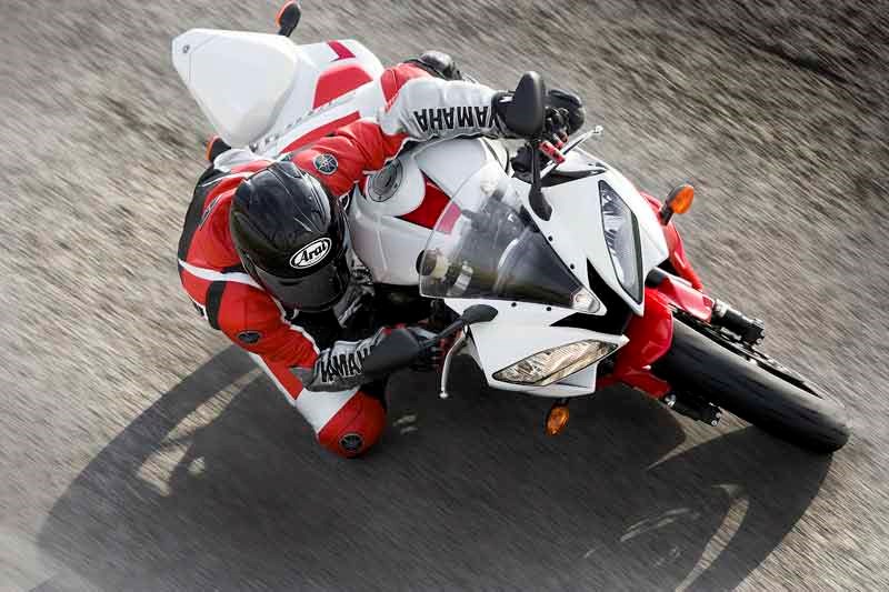 YAMAHA R6 (2006-2007) Review | Speed, Specs & Prices