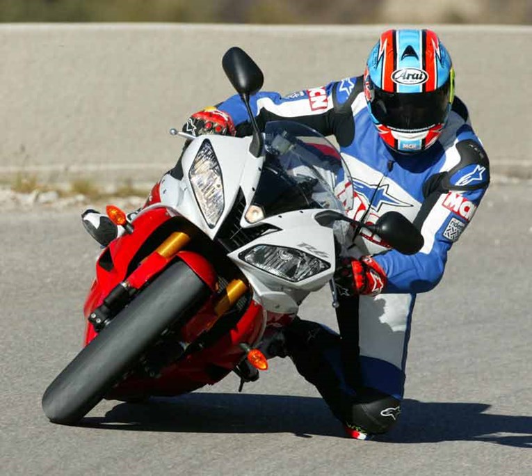YAMAHA R6 (2006-2007) Review | Speed, Specs & Prices