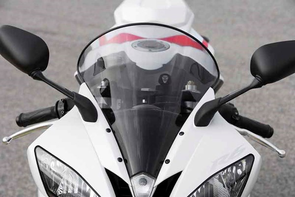 YAMAHA R6 (2006-2007) Review | Speed, Specs & Prices