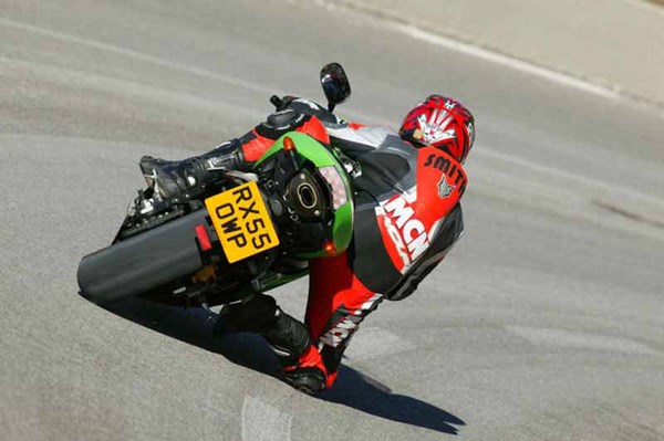 KAWASAKI ZX-6R (2005-2006) Review | Speed, Specs & Prices