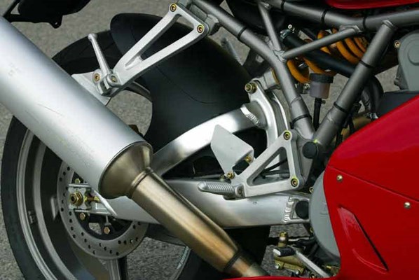 DUCATI 1000SS (2002-2006) Review | Speed, Specs & Prices