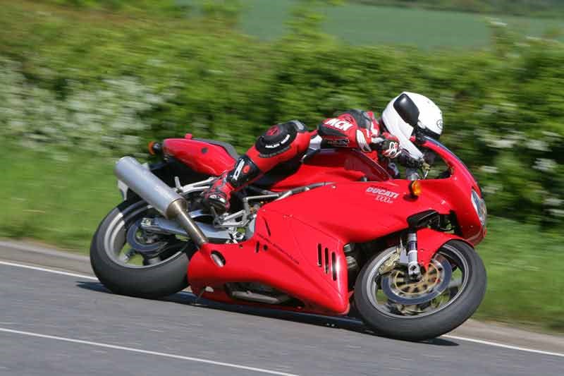 DUCATI 1000SS (2002-2006) Review | Speed, Specs & Prices | MCN