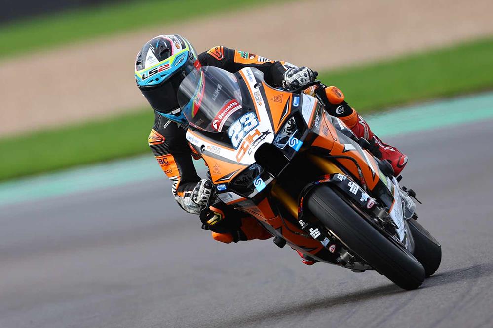 BSB: Luke Hedger re-signs for Whitecliffe CDH Racing Honda for 2025 season