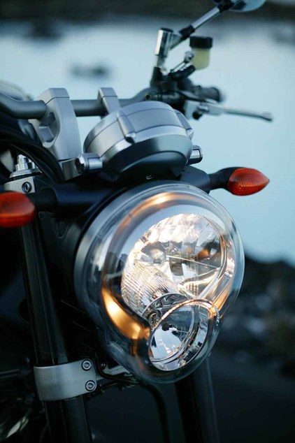 Yamaha MT-01 (2005-2012) Review | Speed, Specs & Prices