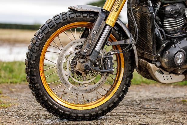 Triumph Scrambler 400 X modified by Rally Raid tested