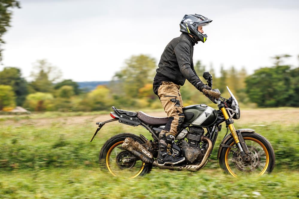 Triumph Scrambler 400 X modified by Rally Raid tested