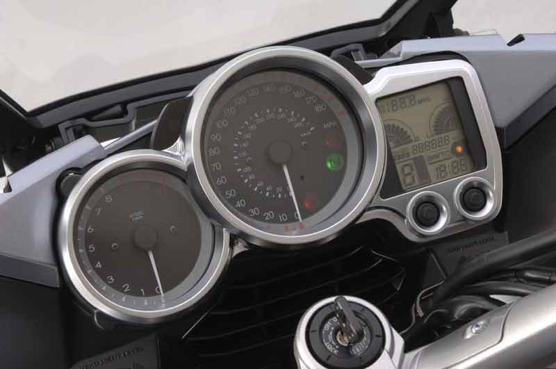 YAMAHA FJR1300 (2001-2012) Review | Speed, Specs & Prices