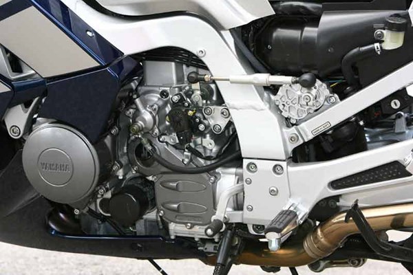 YAMAHA FJR1300 (2001-2012) Review | Speed, Specs & Prices