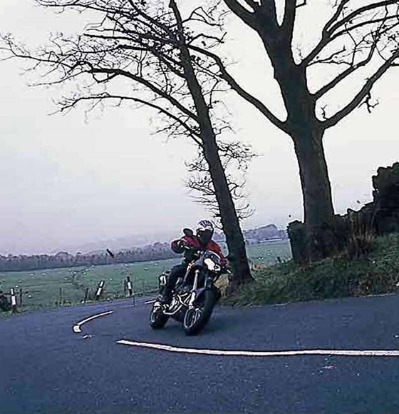 CCM 640RS SUPERMOTO (1999-2000) Review, Specs & Prices