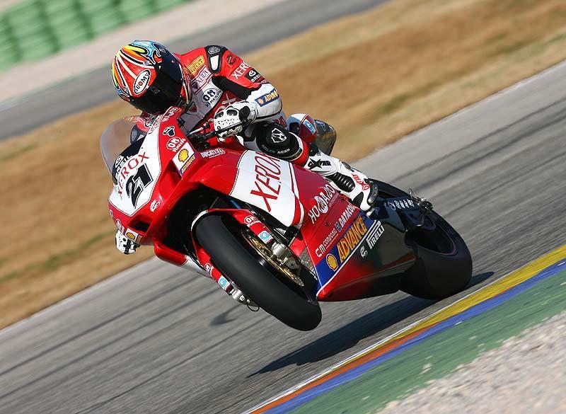 Bayliss quicker on day 2