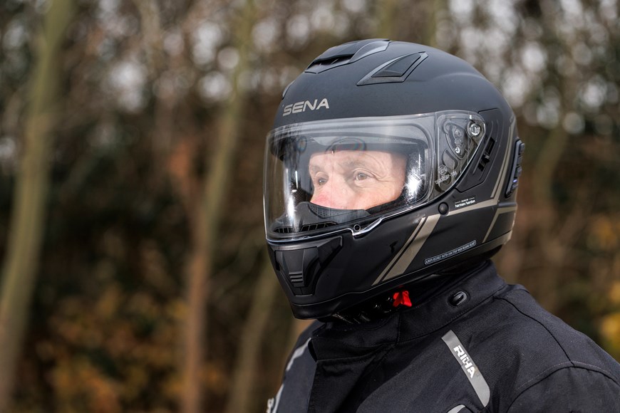 Sena vs Cardo - Which intercom brand should you choose?