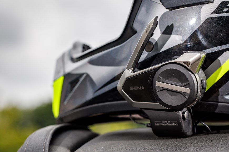 Sena vs Cardo - Which intercom brand should you choose?