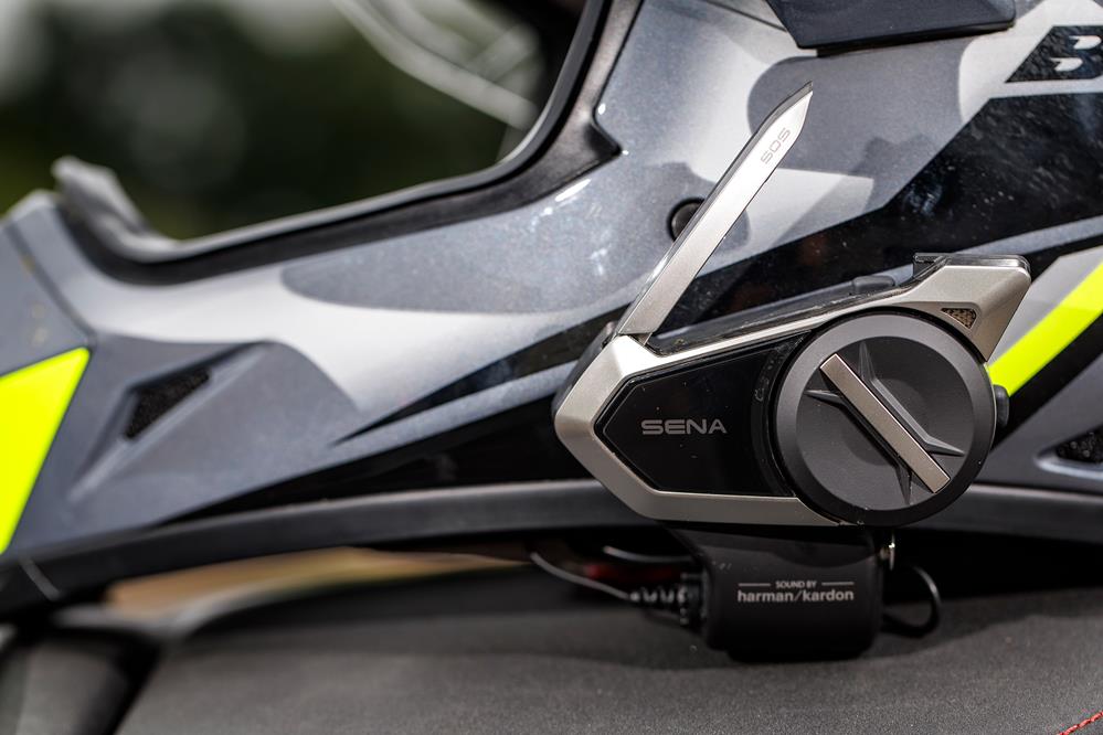 Sena vs Cardo - Which intercom brand should you choose?