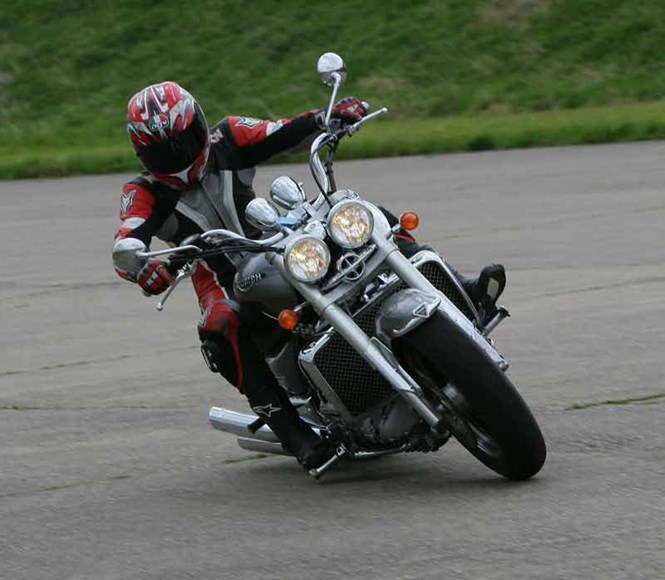 TRIUMPH ROCKET III (2005-2008) Review | Specs & Prices